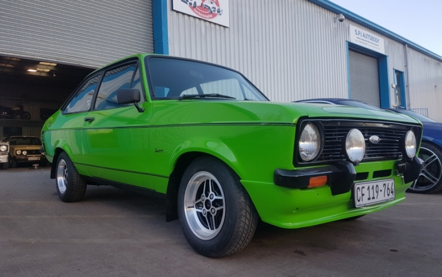 Ford Escort Mk2 1600 Sport Green | Car Cave Scotland - Used Cars in ...